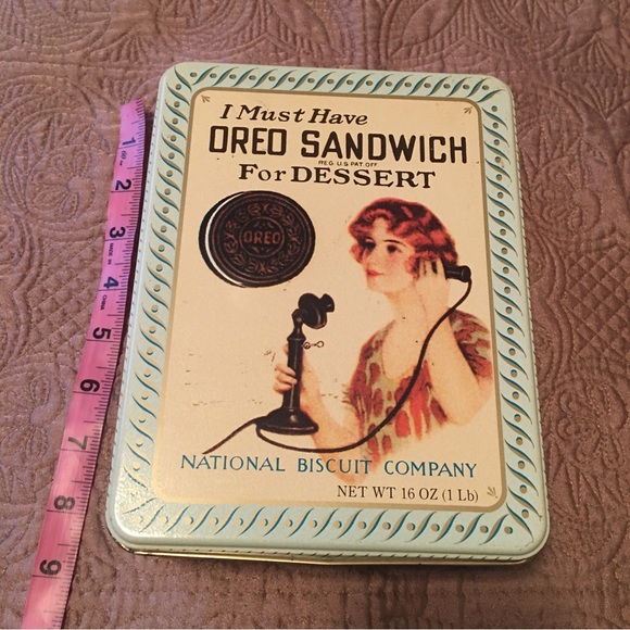 Kitchen | Vintage Oreo Tin 1986 Featuring A Print Of The Original 1911 ...